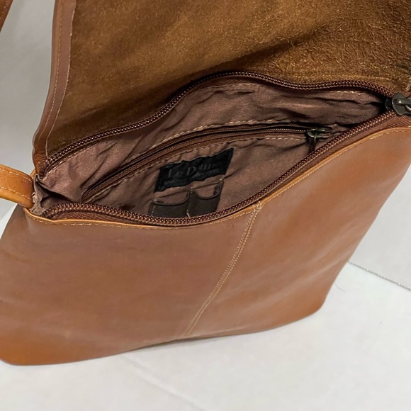 Le Donne Leather Collection | Bags | Le Donne Leather Flap Crossbody ...